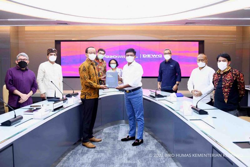 Dewan Pers Serahkan Naskah Akademik Regulasi Hak Penerbit ke Kemkominfo ...